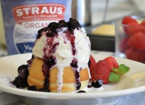 Mini Butter Cakes & Vanilla Bean Ice Cream - Straus Creamery